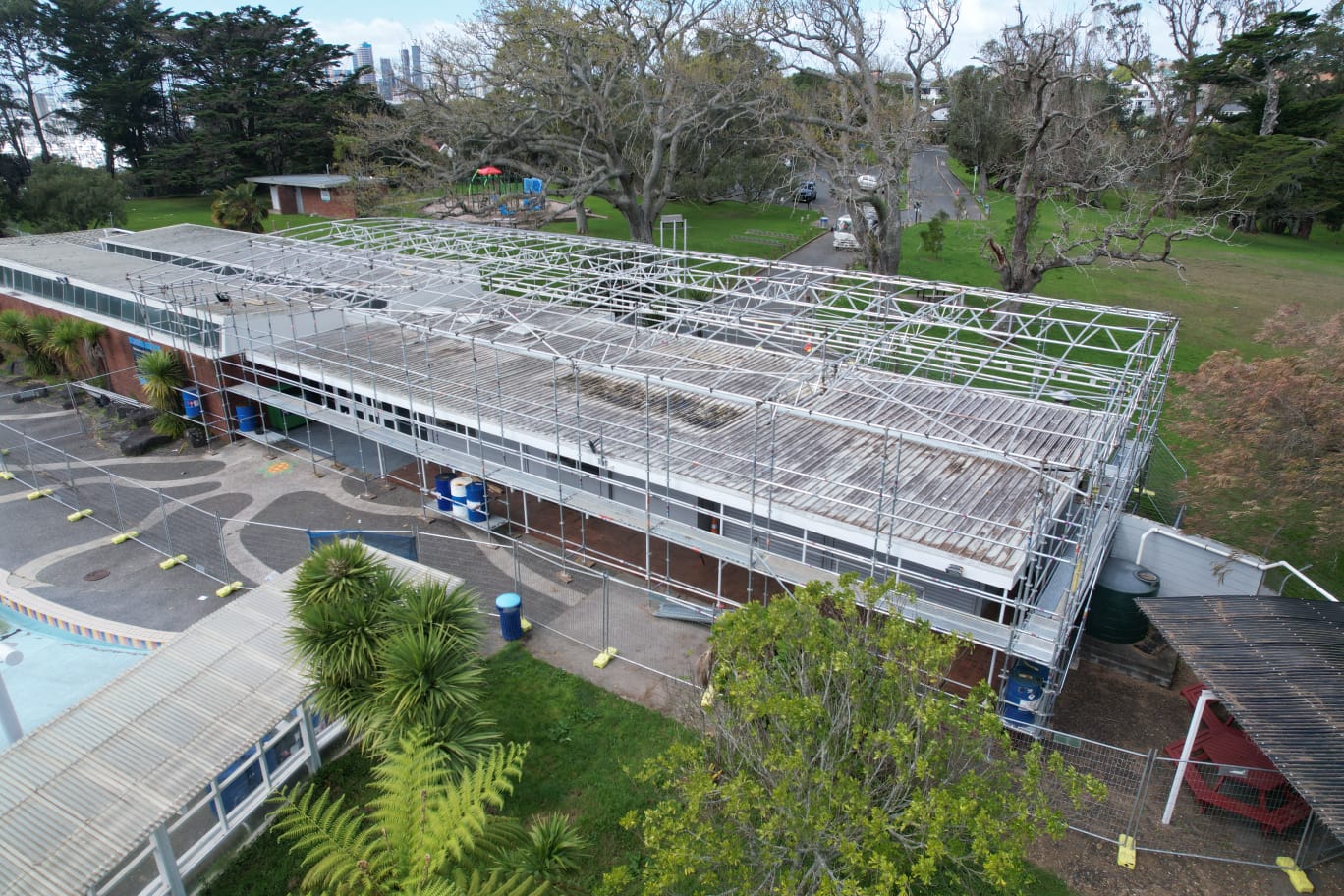 TradeHire NZ – Top Scaffolding & Roof Edge Protection Solutions